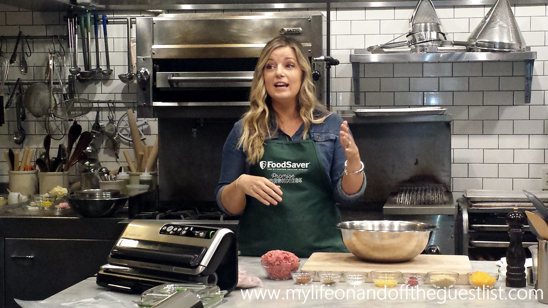 Stop Food Waste: FoodSaver FM5000 Series Food Preservation System