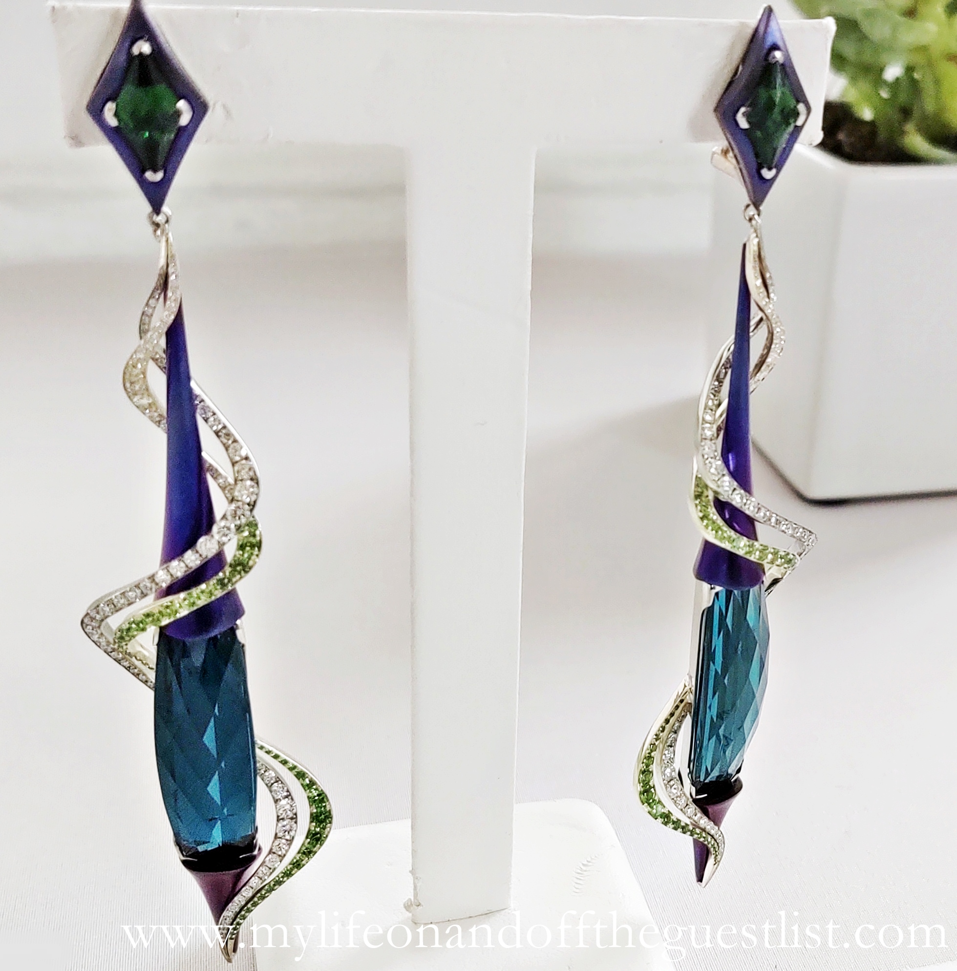 Admire These 13 Prestigious 2019 AGTA Spectrum Award Winners